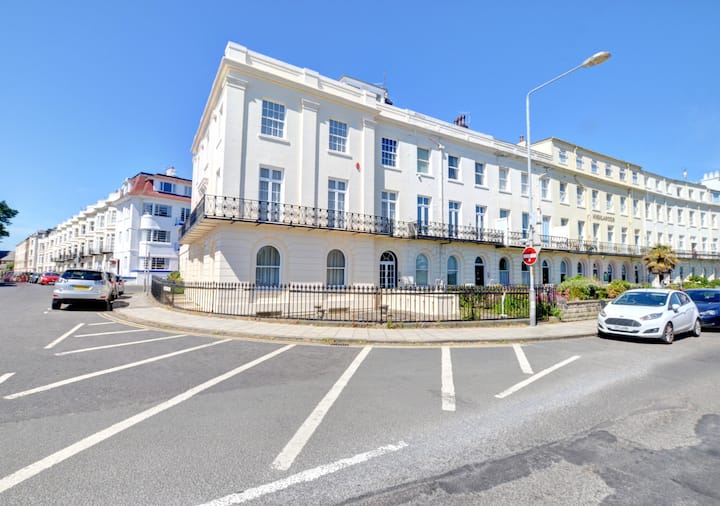 The Perfect Sea View Apartment - Scarborough
