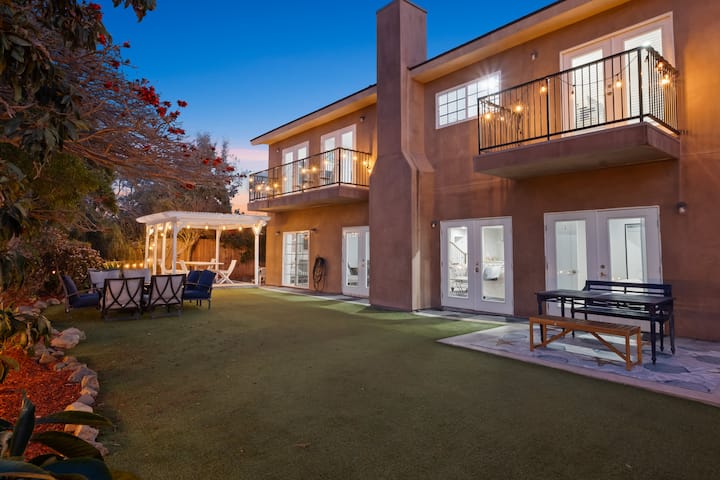 Spacious - Views - Games - Hottub With 7br/4ba - San Diego, CA