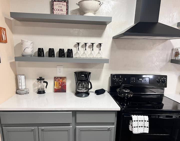 Lovely South Austin Condo. All Essentials Included - Barton Hills - Austin