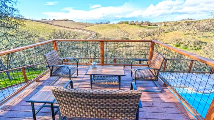 Pool & Vineyard Views Hideaway House - Paso Robles, CA