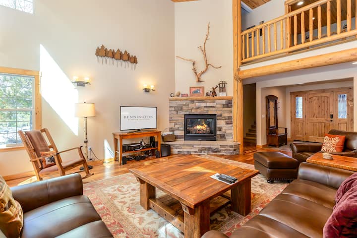Vine21 - Luxury Mountain Retreat - Sunriver, OR
