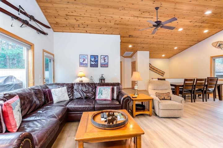 Popl33 - Family-friendly Sunriver Stay | Hot Tub, Ac, Near Fort Rock - Oregon