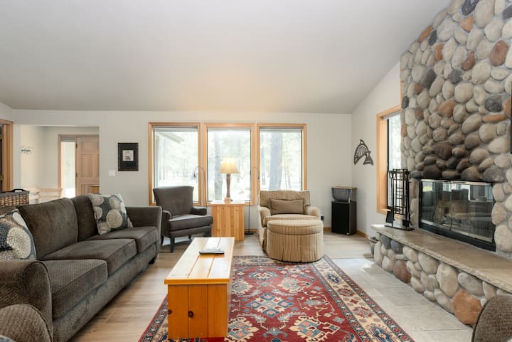 Casa Estilo Lodge De 3 Habitaciones, Con Mesa De Ping Pong Y Jacuzzi, Wifi Gratuito - Ebut21 - Oregon