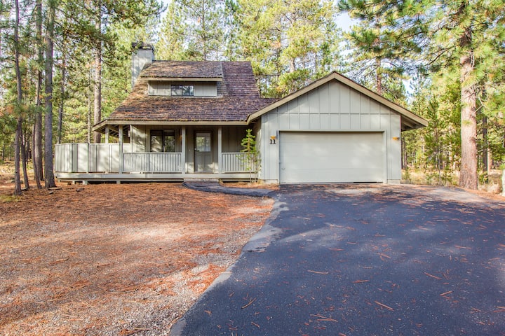 East Butte 11 - Cozy Cabin W/wood Fireplace, Hot - Oregon
