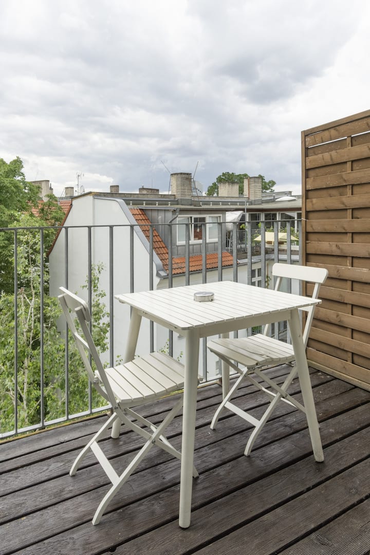 Mooeve Boxi 21 - Top-floor Apartment With Balcony - Berlijn