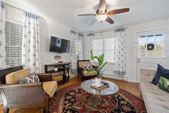 Cottage 2 Blocks To Virginia Beach Oceanfront - I - Virginia Beach, VA