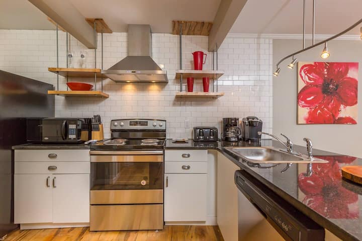 Classy 1br Steps From Wf Hospital - Free Parking - Winston-Salem, NC