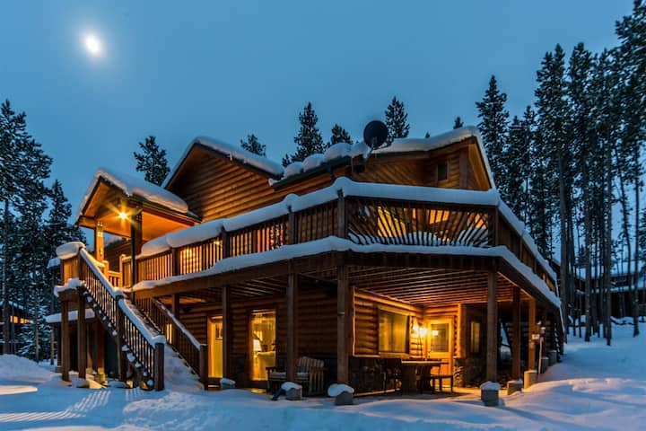 Beautiful Rustic Home, 4 Bdr+ Bonus Room! - Winter Park, CO