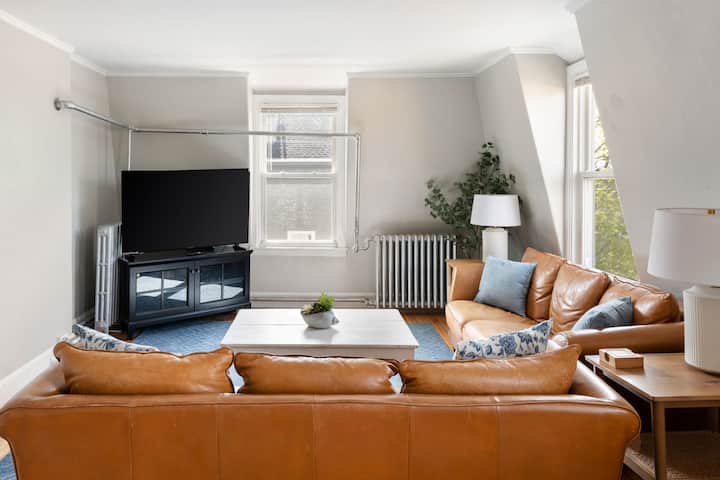 Skyline 138: Charming West End Mansard Penthouse - Portland, ME