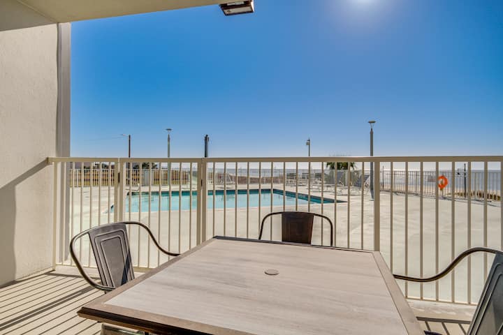 Beachfront Condo W/ Pool Access In Biloxi! - Biloxi, MS