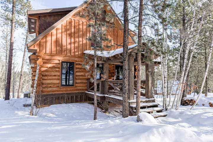 New Spacious 3200 Sq. Ft. Cabin W/ Hot Tub Across Street From Clubhouse Pool - Deadwood, SD