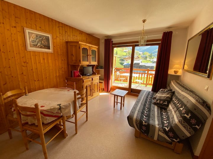 A L'entrée Du Village - Lac de la Gittaz