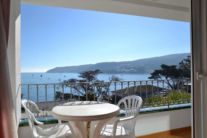 101.76_studio Bord De Mer Avec Une Chambre à Couch - Cadaqués
