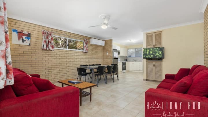 Basic Beachside Hideaway - Bribie Island