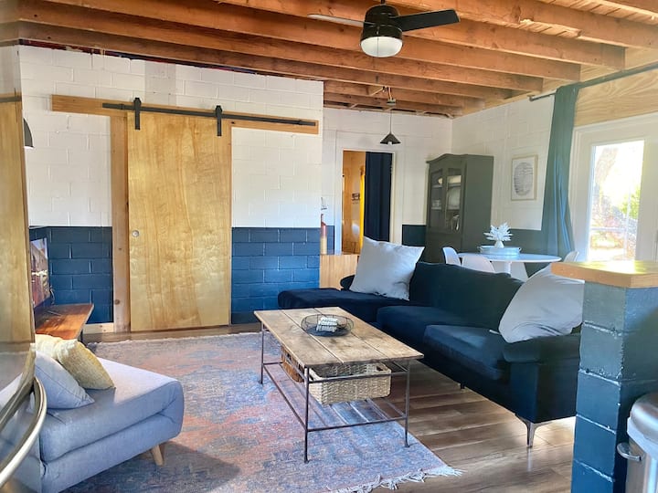 Urban Cottage. Walkable. Sweet Spring Stay - Austin, TX