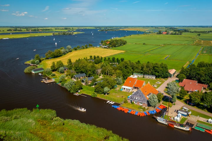 Het Voorhuis – Groepsverblijf Aan De Friese Meren - Netherlands