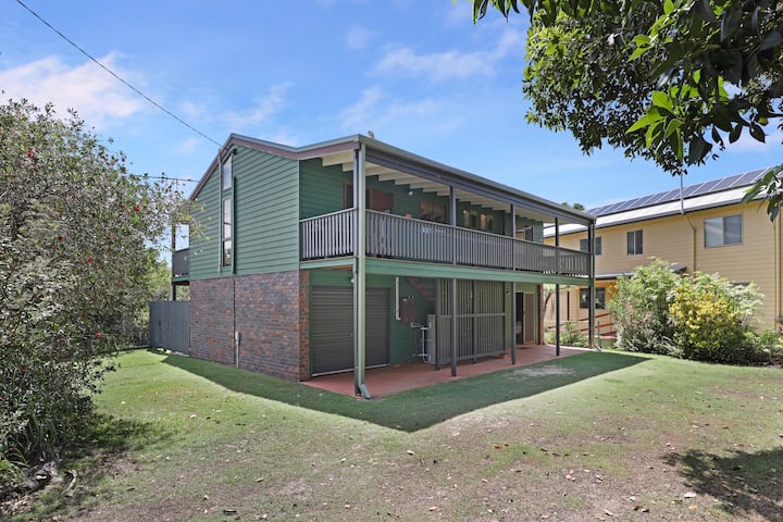 112 Mooloomba Road | 3 Bedroom, 2 Bathroom, Sleeps - North Stradbroke Island