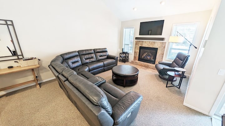 Poplar 32 - Rec Passes, Hot Tub, Updated, 3bd/2ba - 선리버