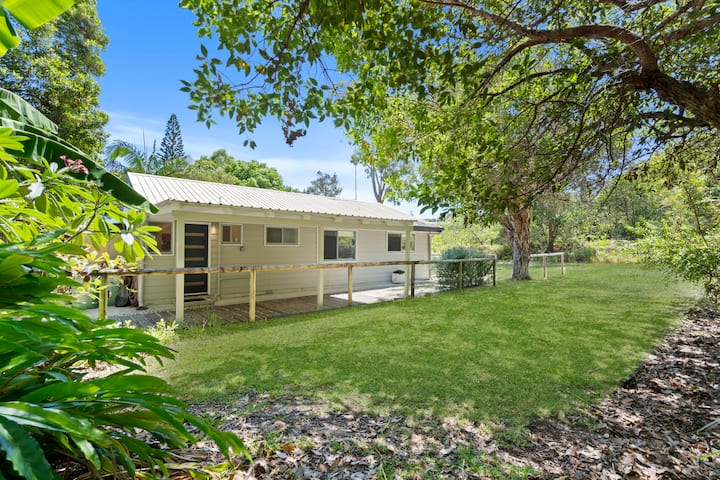 Three Bedroom Lowset House Surrounded By Bush And Native Wildlife. - Point Lookout