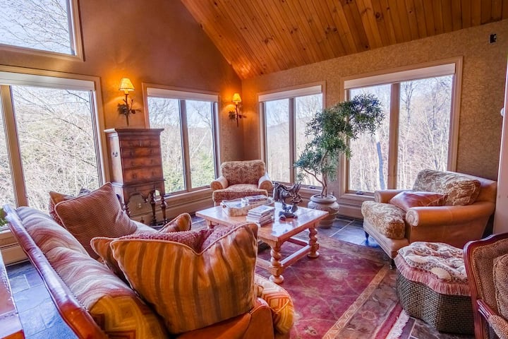 Jungle Book Is Beautifully Decorated And Charming - Killington, VT