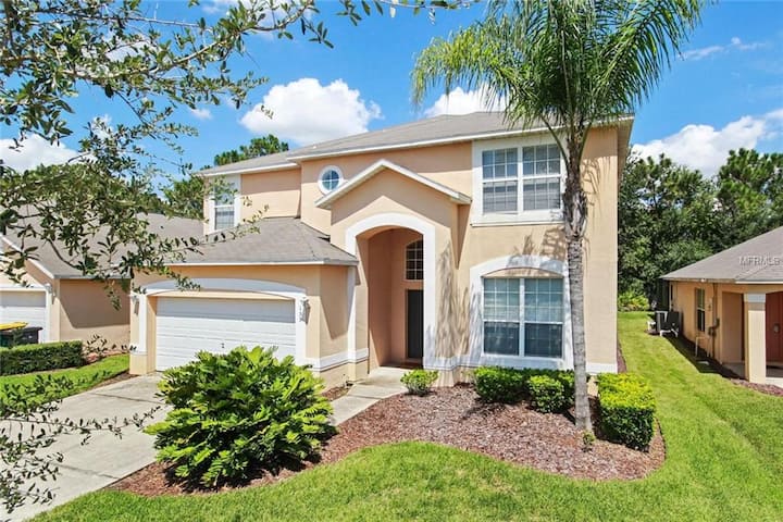 Luxuriate In Our Spacious 7br, 4.5ba Villa (155c) - Kissimmee, FL