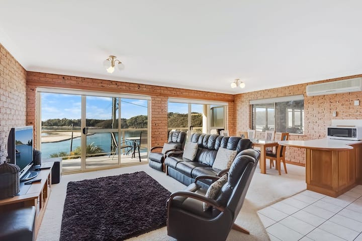 Grand Pacific 2 Unit 2 - Ground Floor - Narooma