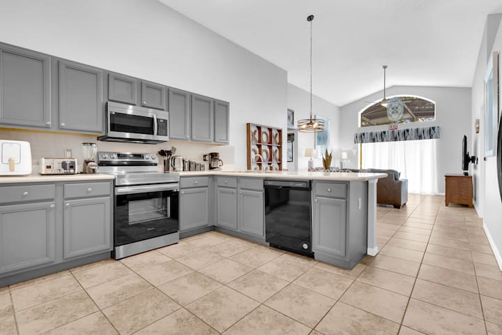 Allamanda Holiday Home 4 Bedroom - Kissimmee, FL