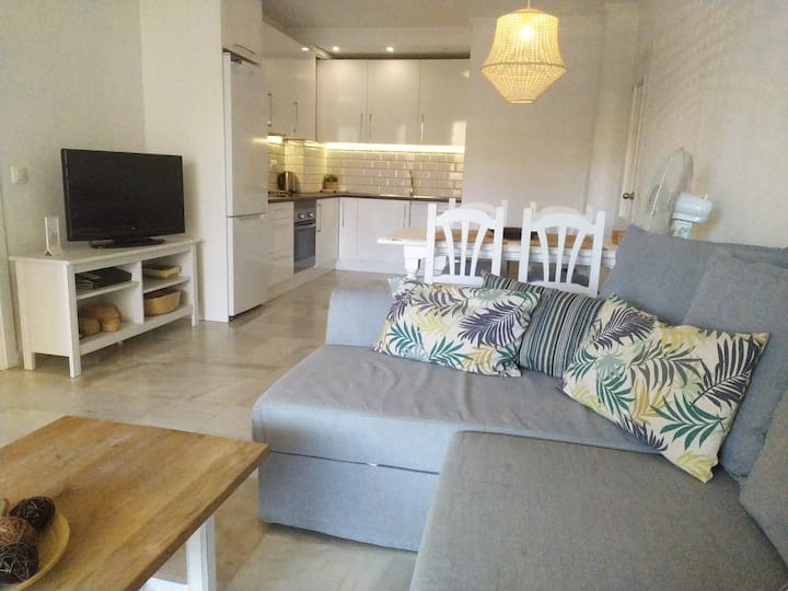 Ref: 297 Apartment In Beachfront Complex In La Carihuela Torremolinos - Torremolinos