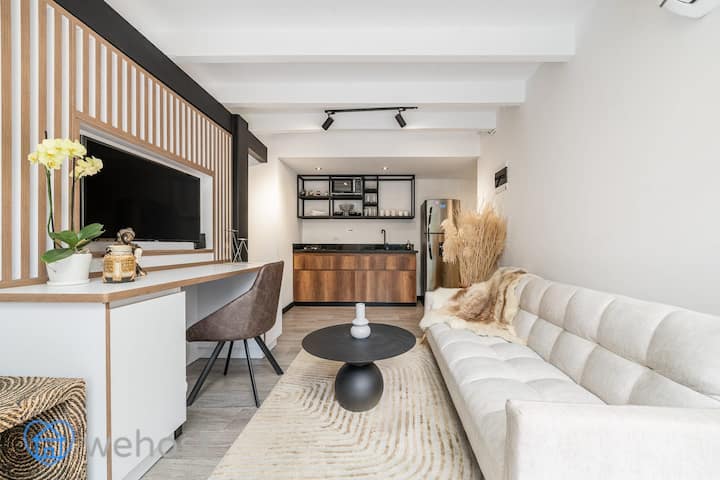 Buda Japandi Loft • Steps From Provenza - Medellín