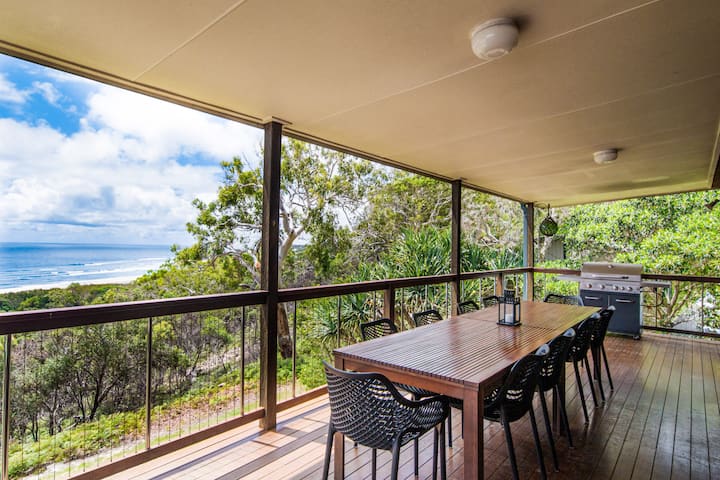 Beach Buoys | 4 Bedroom, 2 Bathroom, Sleeps 8 - North Stradbroke Island