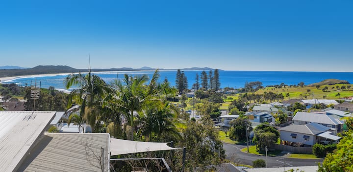 Whitecaps, 26 East Street - Crescent Head