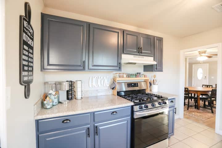 3 King Beds | Pet Friendly | Near Nos & Glen Helen - Redlands, CA