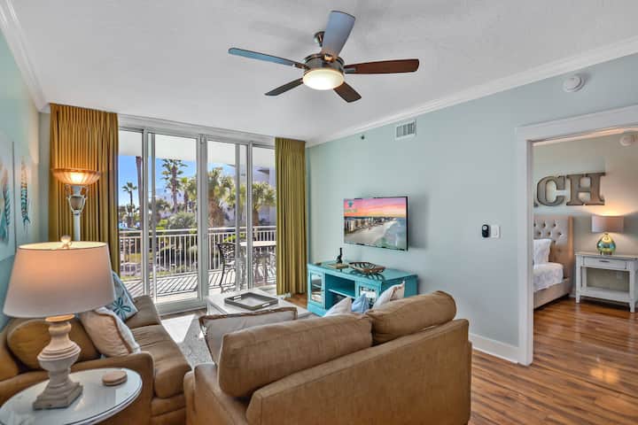 Waterscape C303 ~ 2br Overlooking Waterpark ~ Fun! - Okaloosa Island, FL
