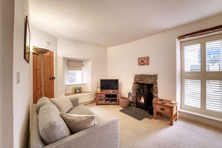 Fellcroft Cottage, Ambleside, No Pets Allowed - Coniston