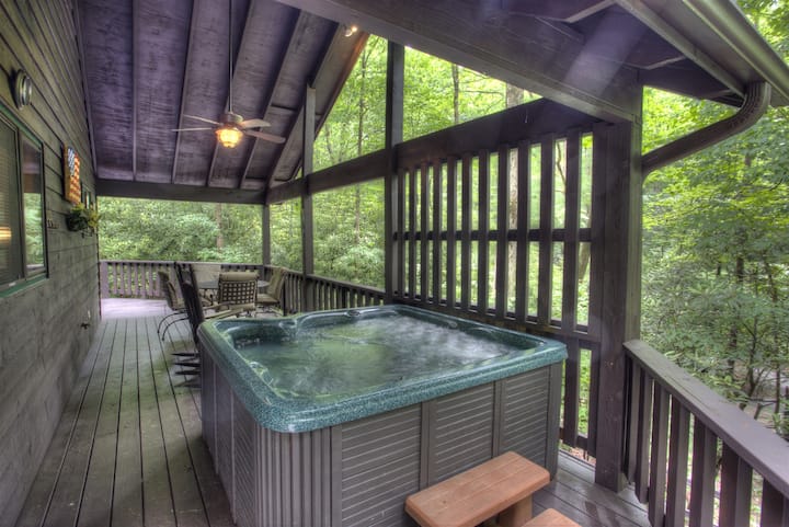 165 Southern Seclusion 2b/2b With Hot Tub - Sautee Nacoochee, GA