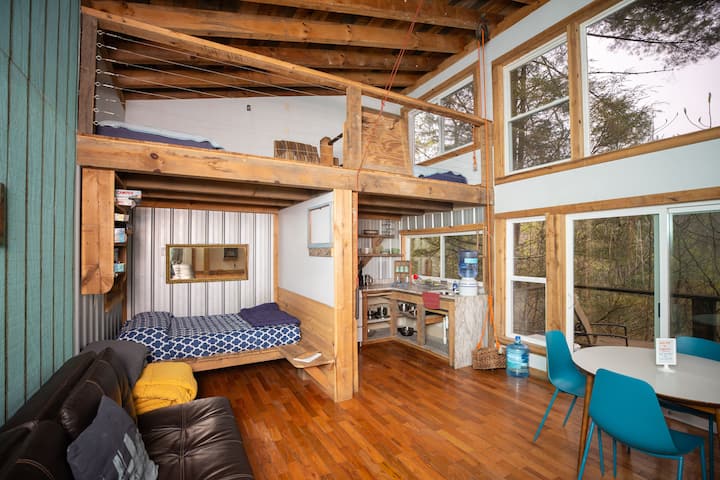 Firefly Suite - Slade, KY