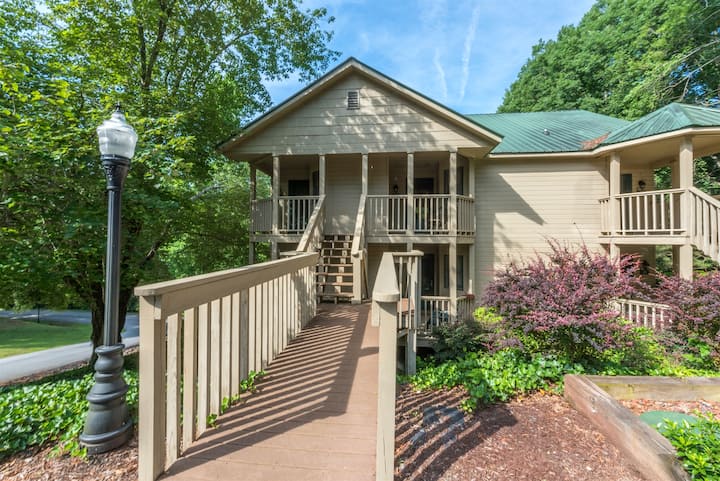 Apple Valley 19 - Lake Lure, NC