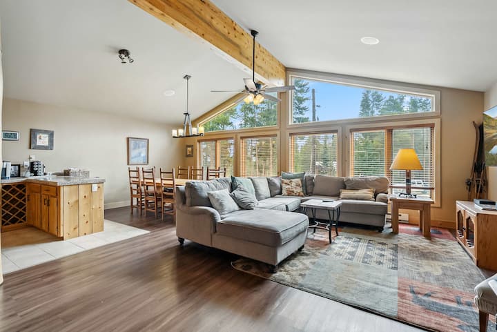 4br Pet-friendly Breck Getaway W/ Fire Pit - Breckenridge, CO