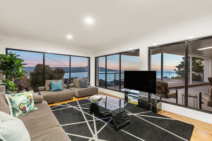 Ellerina Sea Vista | Stunning Views With Pool And Sauna - Safety Beach