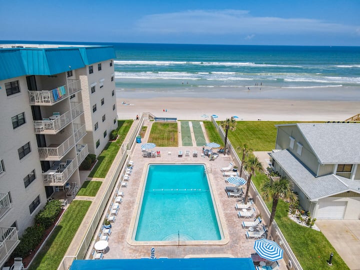 Top-floor Corner | Ocean Views & Car-free Beach - Edgewater, FL