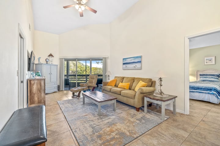 Updated Sea Woods Veranda! Close To Beach - Sv227 - New Smyrna Beach, FL