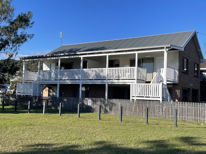 By The Sea 2 Crescent Head - Kempsey