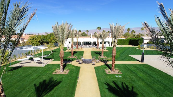 Delaware Estate - Luxury Pool, Volleyball & Golf - Palm Desert, CA