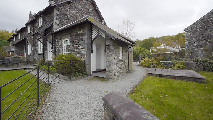 Riverside Cottage, Skelwith Bridge, Pet Friendly - Ambleside