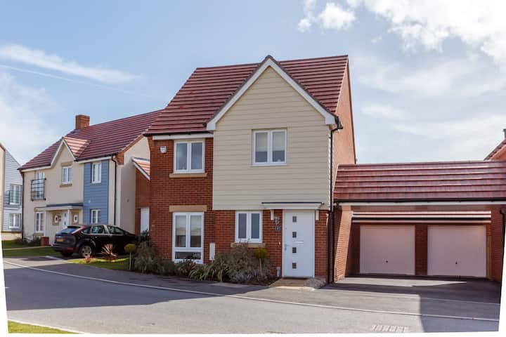 Heath Reach - Just A Short Distance To Tower Park - イギリス プール