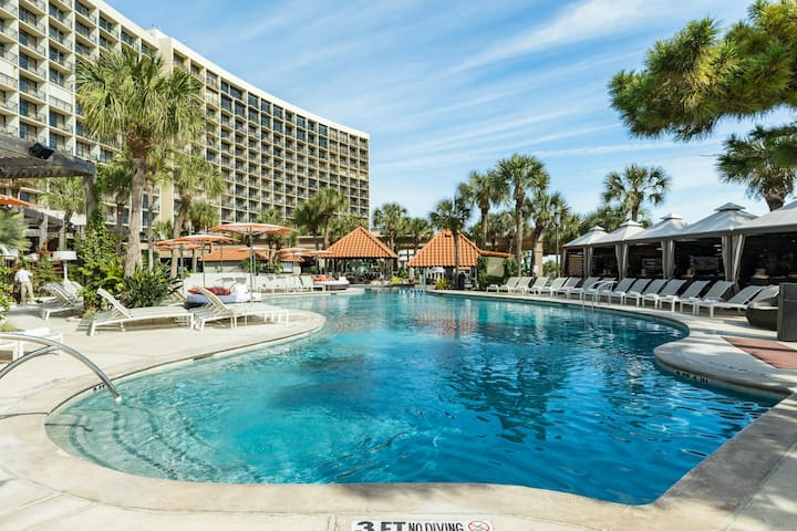 2br Oceanfront 15th-floor | Balcony | Pool - Galveston, TX