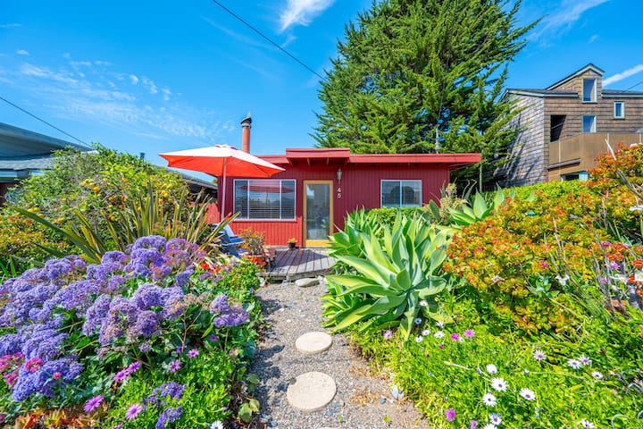 (059) Decked Out Walking Distance To The Beach - Cayucos, CA