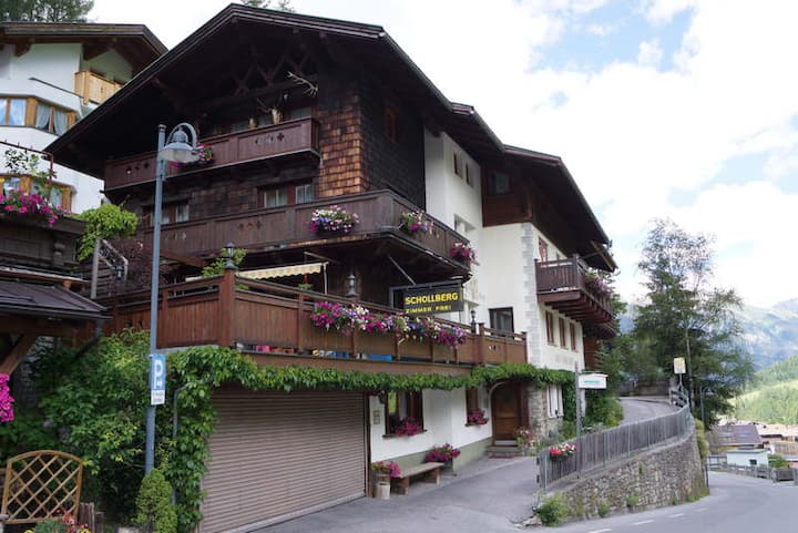 Zentral+ruhig - S´sportlich #9, 10 Schollberg - Saint Anton am Arlberg