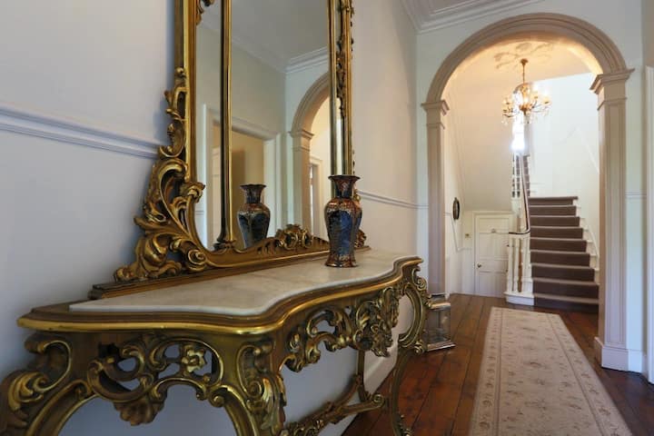 Grand Georgian Residence, With Period Charm!3 Bed - Dublín