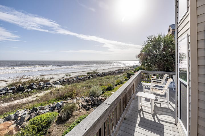 Oceanfront 2br/2ba Pup-friendly  Beach Cottage! - Brunswick, GA